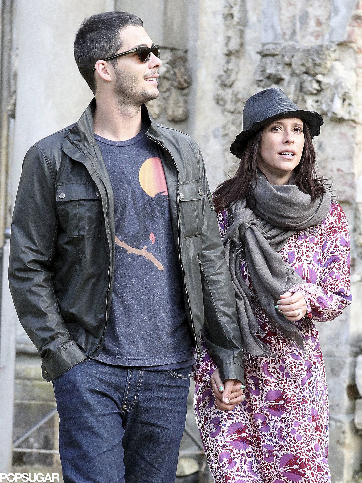 Jennifer Love Hewitt Held Hands With Fiancé Brian Hallisay See