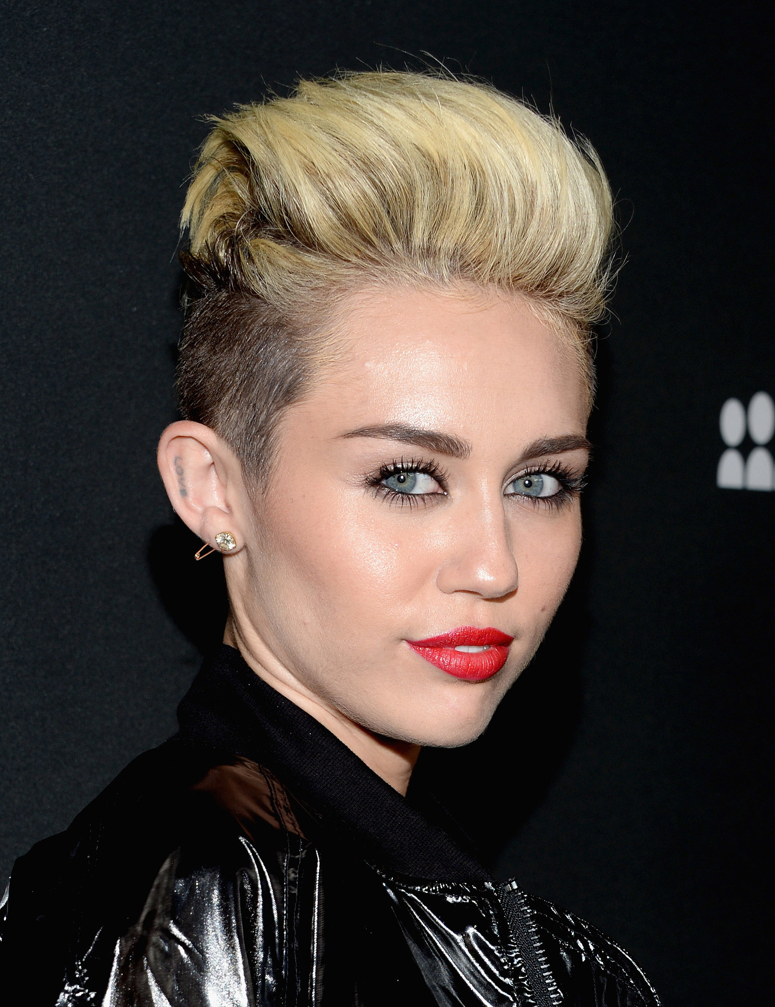 Styling her undercut style into a pompadour, Miley Cyrus's bold brows ...